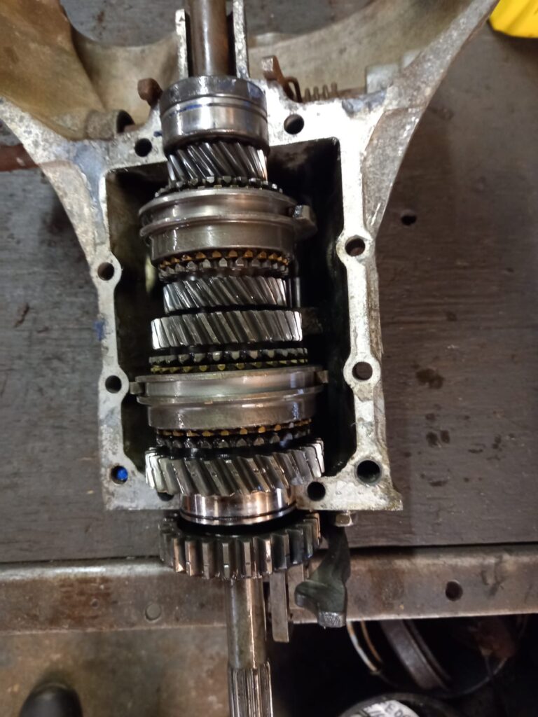 Suzuki LJ 80 HIGH gear parts , all other gearbox parts, ask for the ...